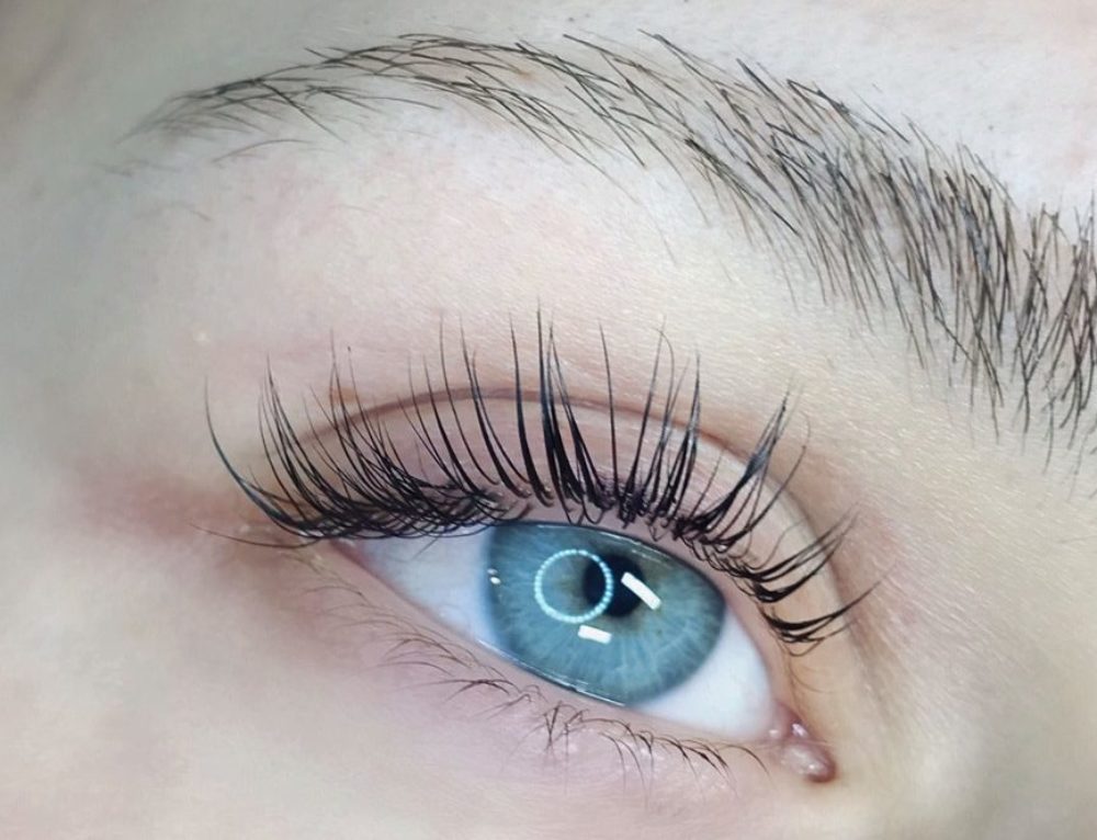 la pose de cils volume russe, oserez-vous l'essayer