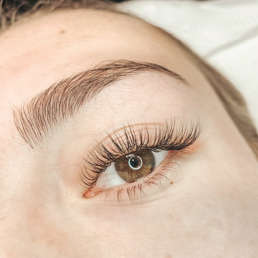 Comment se déroule un rendez-vous pour une pose de cils | Strabella